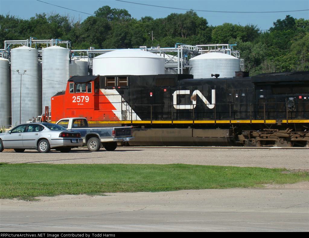 CN 2579